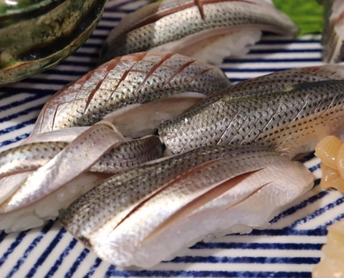 Kohada Gizzard Shad: How to Salt and Marinate in Vinegar for Sushi ...